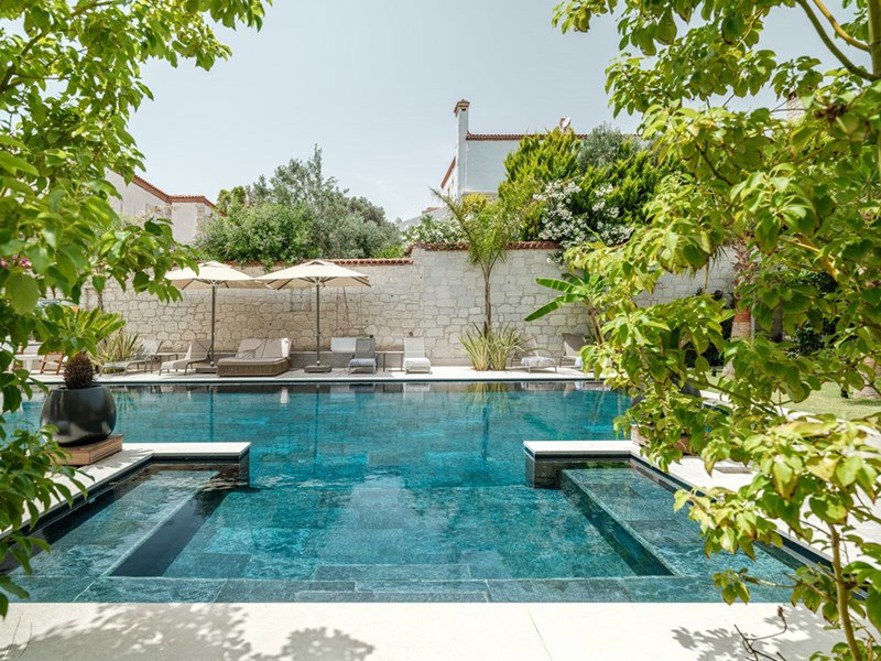 Verde Guatemala Pool Tile | Building Catalog