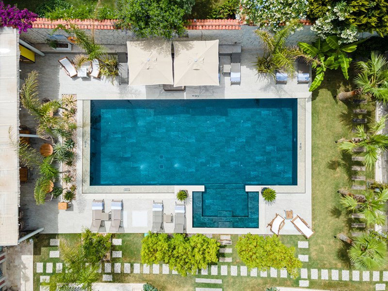 Verde Guatemala Pool Tile | Building Catalog
